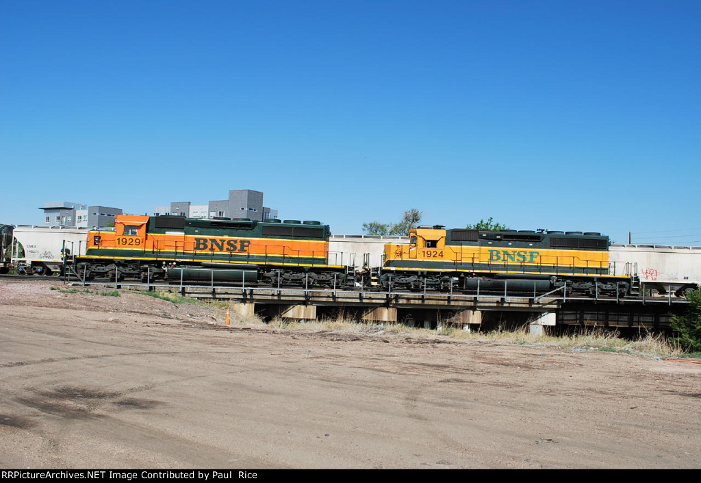 BNSF 1929 Point With BNSF 1924 Work The Denver Yard